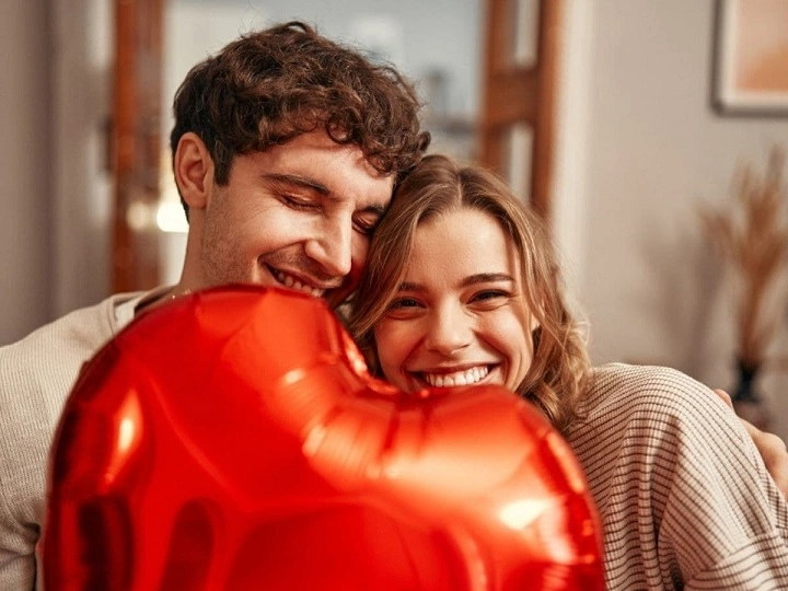 Shayari Love : Deep Romantic Verses That Touch the Heart